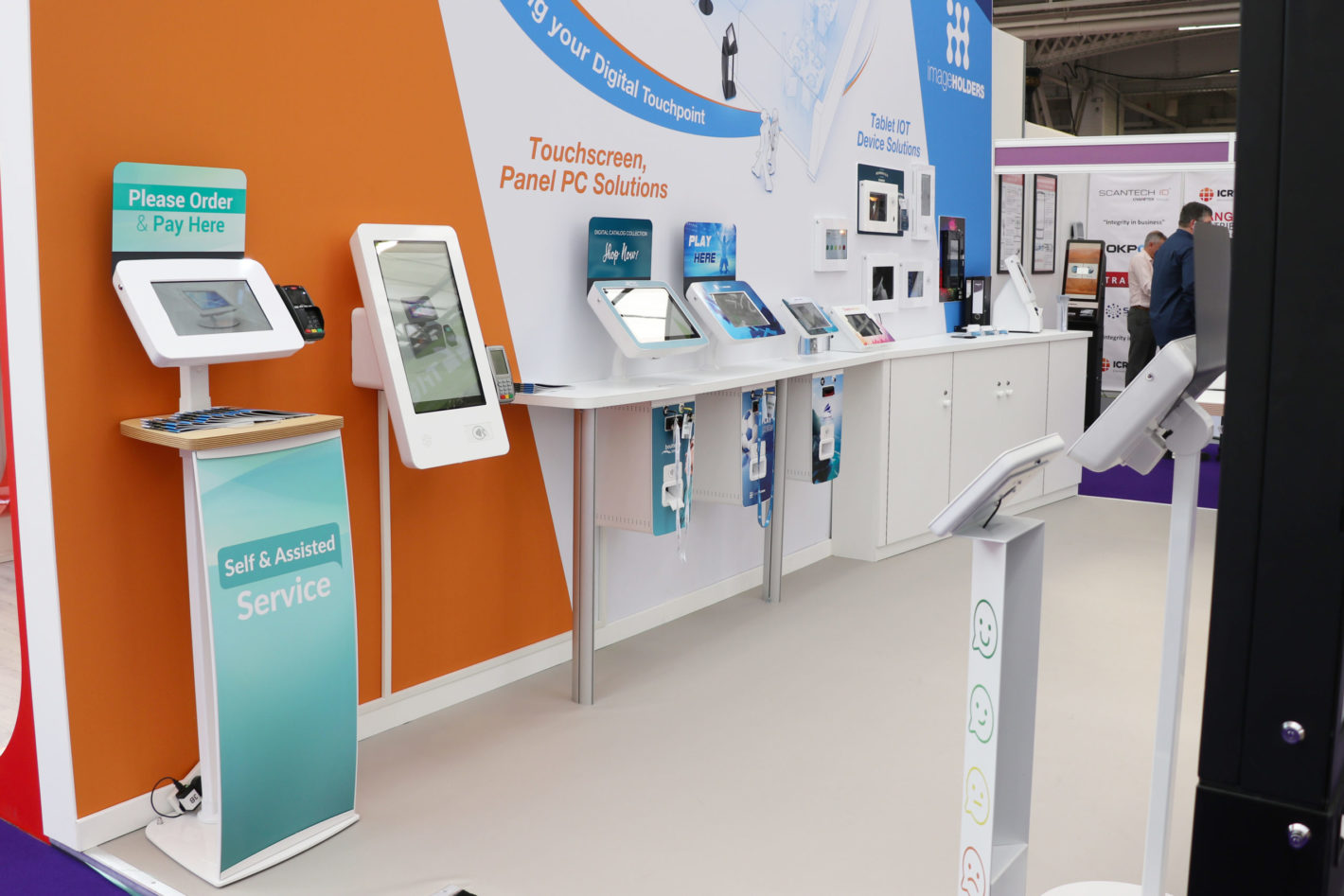 Trade Show Technology Guide — AV, Kiosks, and Hybrid Booths